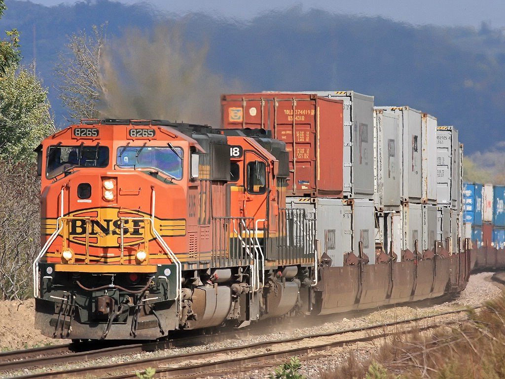 BNSF 8265
